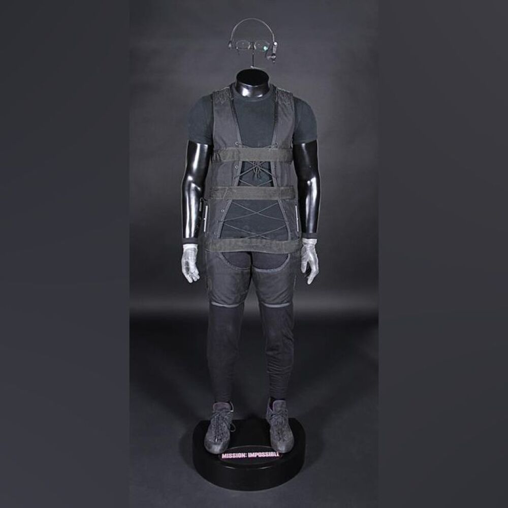 MISSION: IMPOSSIBLE (1996) - Ethan Hunt's (Tom Cruise) C.I.A Suspension ...