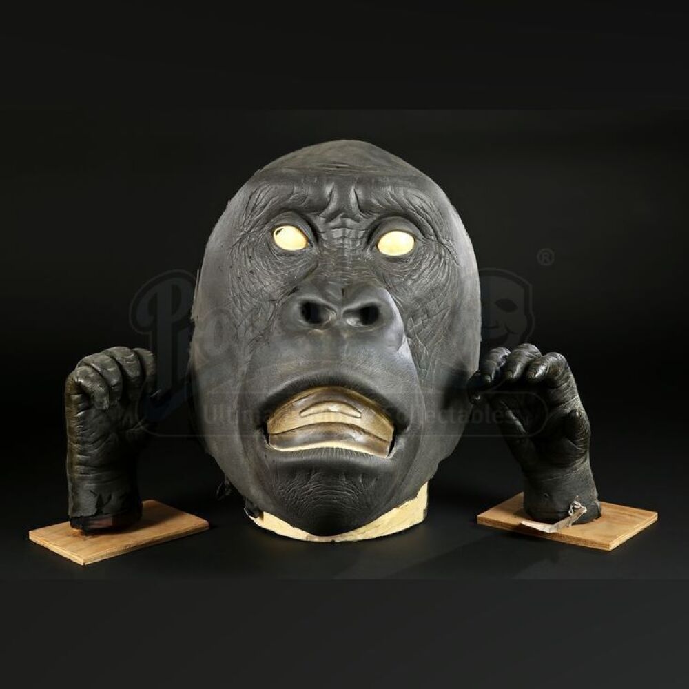 MIGHTY JOE YOUNG (1998) - Over-Sized Joe Face and Pair of Hands