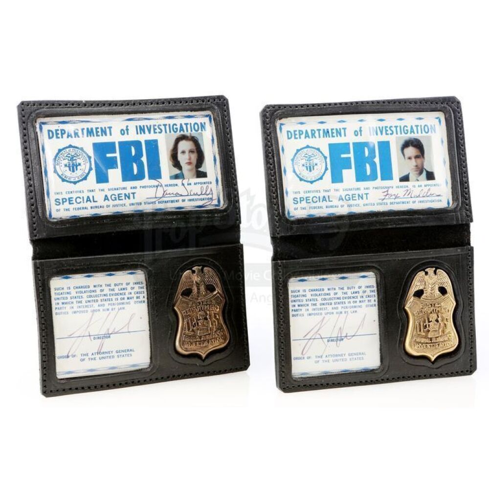 Lot #897 - THE X-FILES (TV SERIES, 1993 - 2002) - Fox Mulder's (David ...