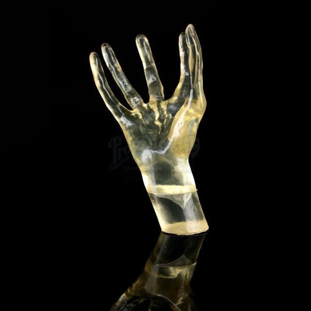POLTERGEIST (1982) - Television Ghost Reference Hand
