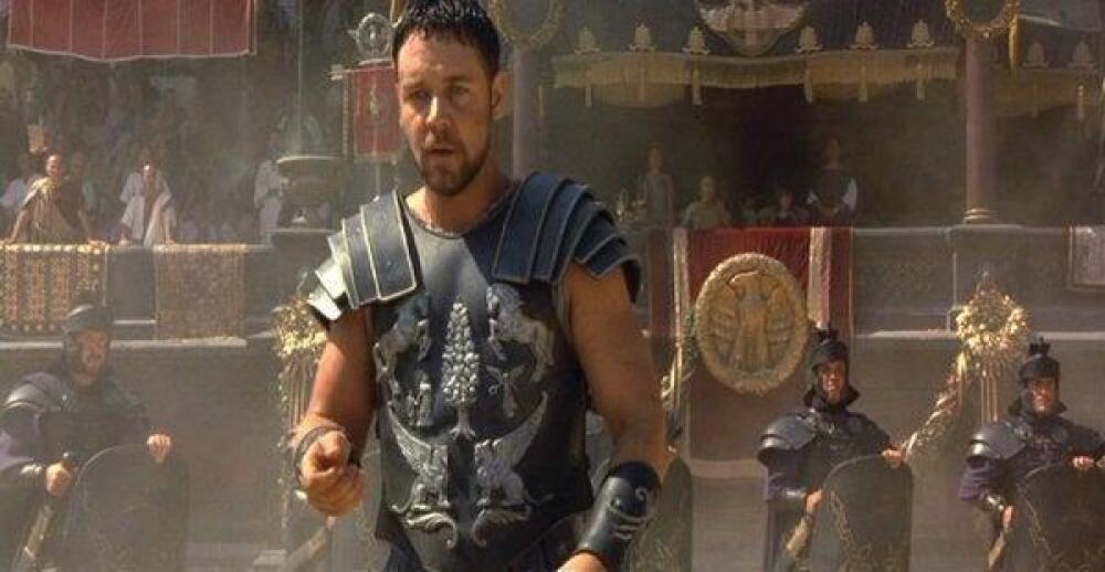 Lot #295 - GLADIATOR (2000) - Set of Maximus' (Russell Crowe) Armor ...