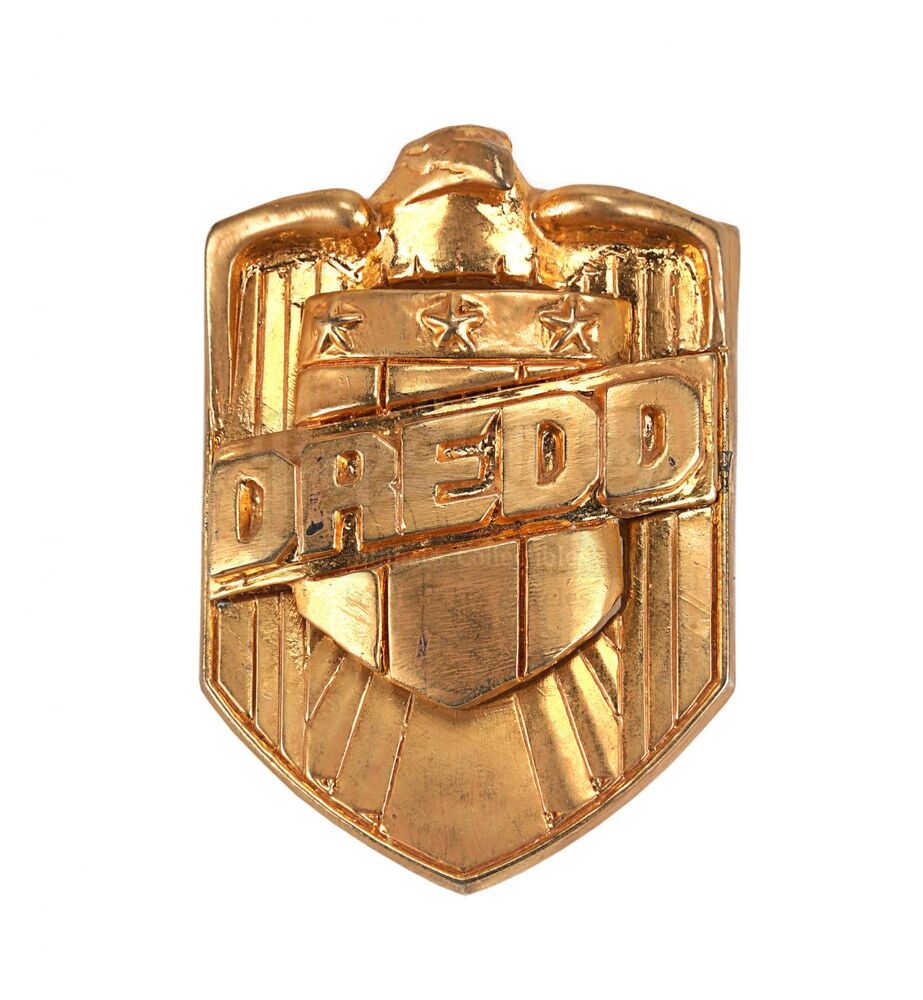 Lot #425 - JUDGE DREDD (1995) - Judge Dredd's (Sylvester Stallone ...