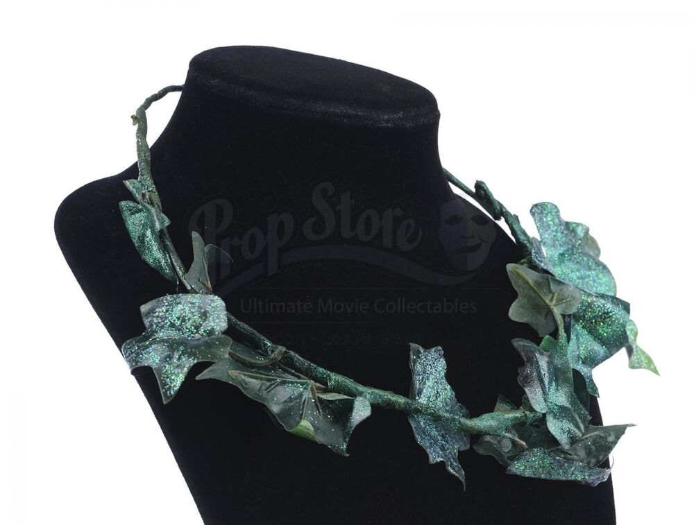 Lot # 54: ZOOLANDER 2 - Derek Zoolander's Ivy Necklace