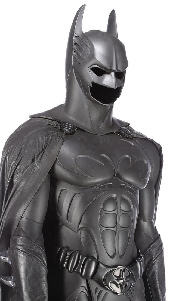 Lot #42 - BATMAN FOREVER (1995) - Batman's (Val Kilmer) Sonar Batsuit ...