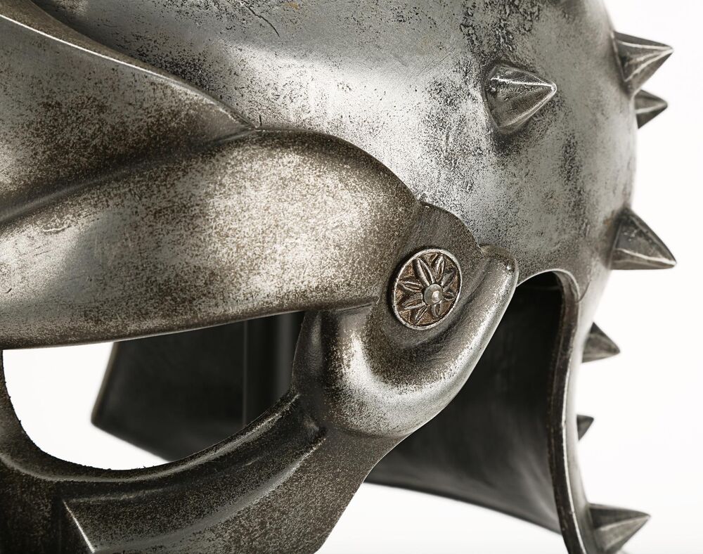 Lot #141 - GLADIATOR (2000) - Maximus' (Russell Crowe) Arena Helmet and ...