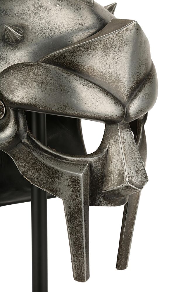 Lot #141 - GLADIATOR (2000) - Maximus' (Russell Crowe) Arena Helmet and ...