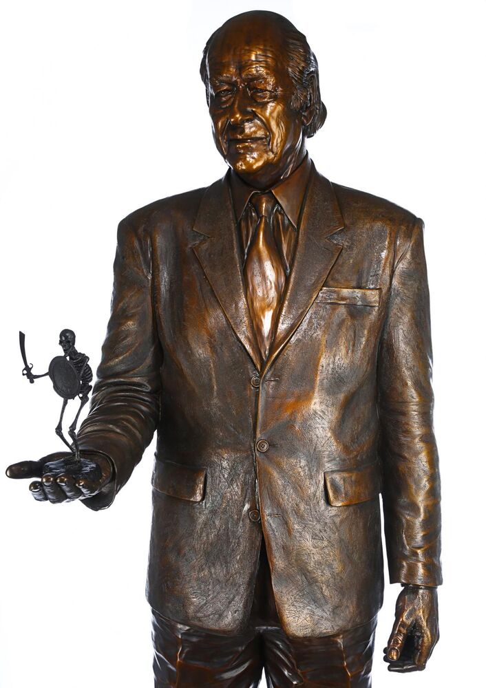 Lot #154 - RAY HARRYHAUSEN - Life-size Ray Harryhausen Statue