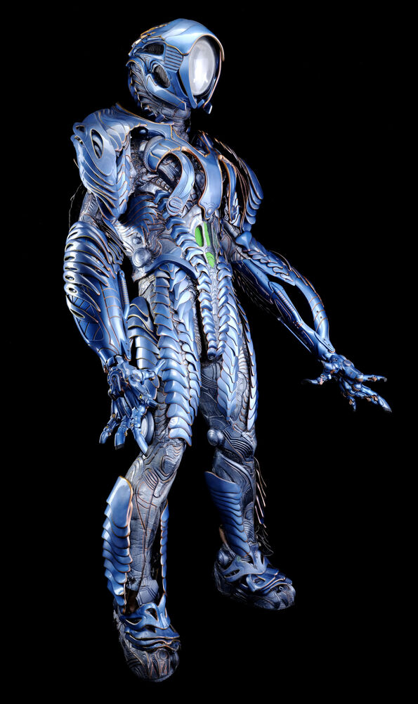 Lot # 10: Lost In Space (2018-2021) - Robot Alien (Brian Steele ...