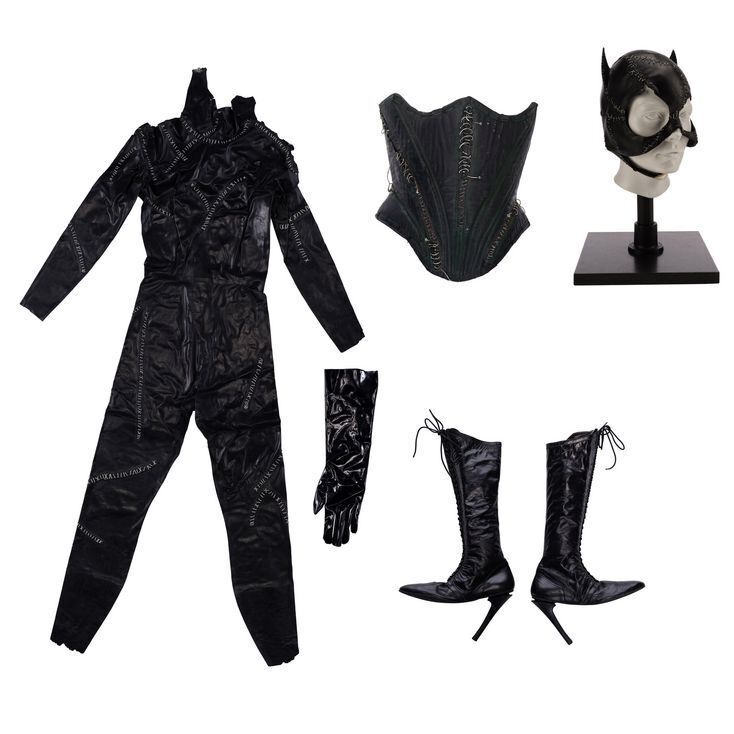 Lot #34 - BATMAN RETURNS (1992) - Selina Kyle's (Michelle Pfeiffer ...