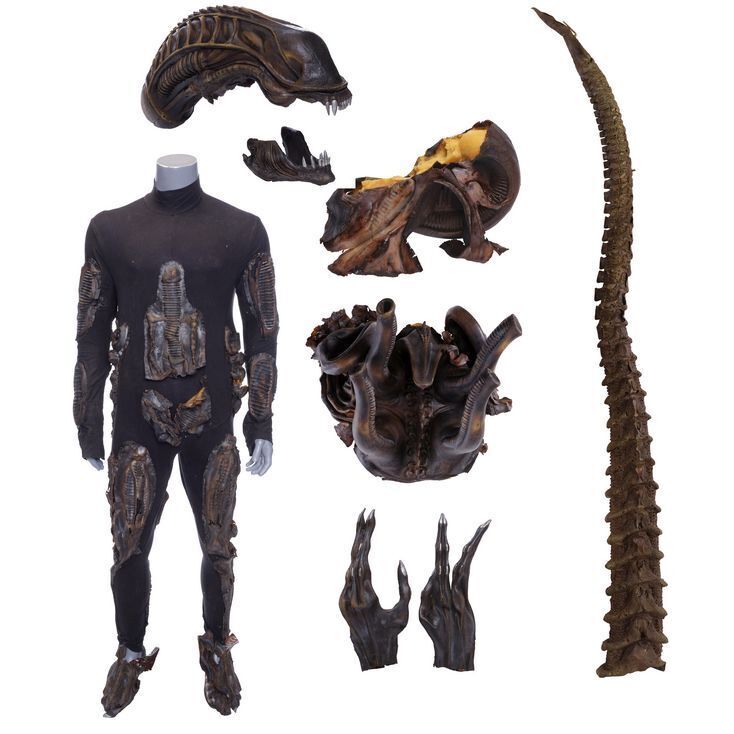 Lot #551 - ALIEN WAR (ATTRACTION, 1992) - Xenomorph Costume