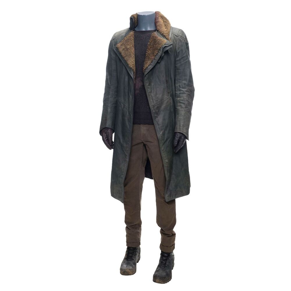 126. K's (Ryan Gosling) Distressed Costume with Coat Matched to Deckard ...