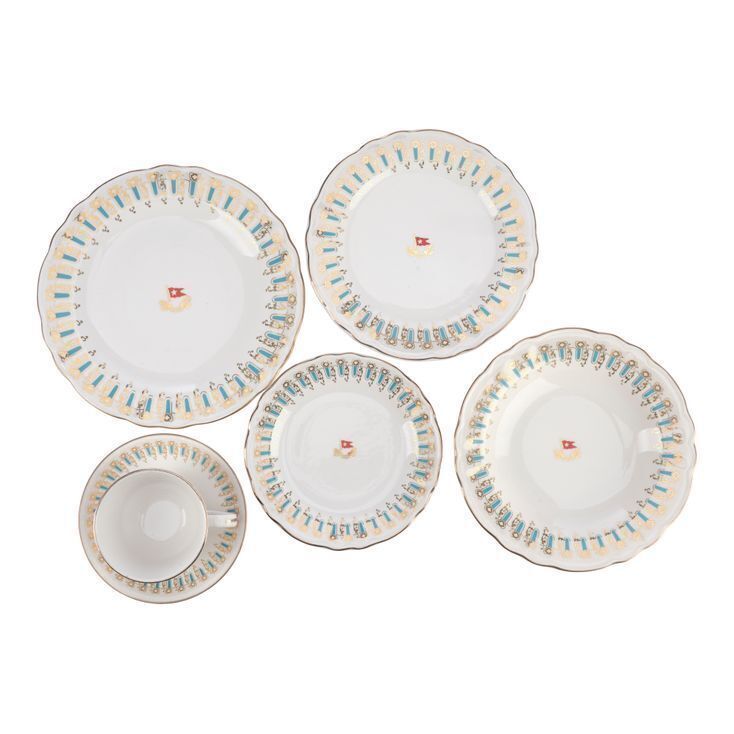 1278. White Star Line Dinnerware Set ### TITANIC (1997)